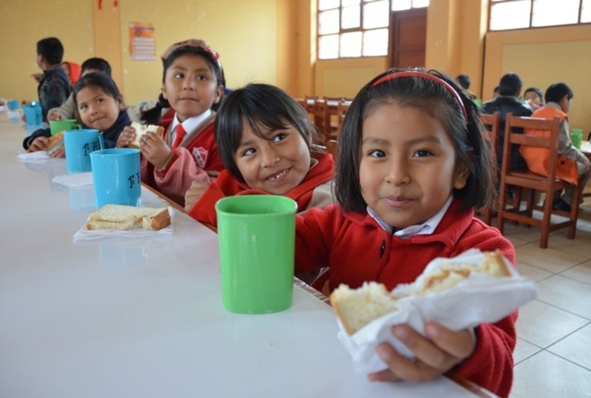 Pobreza en Perú disminuyó gracias a programas sociales según CIES